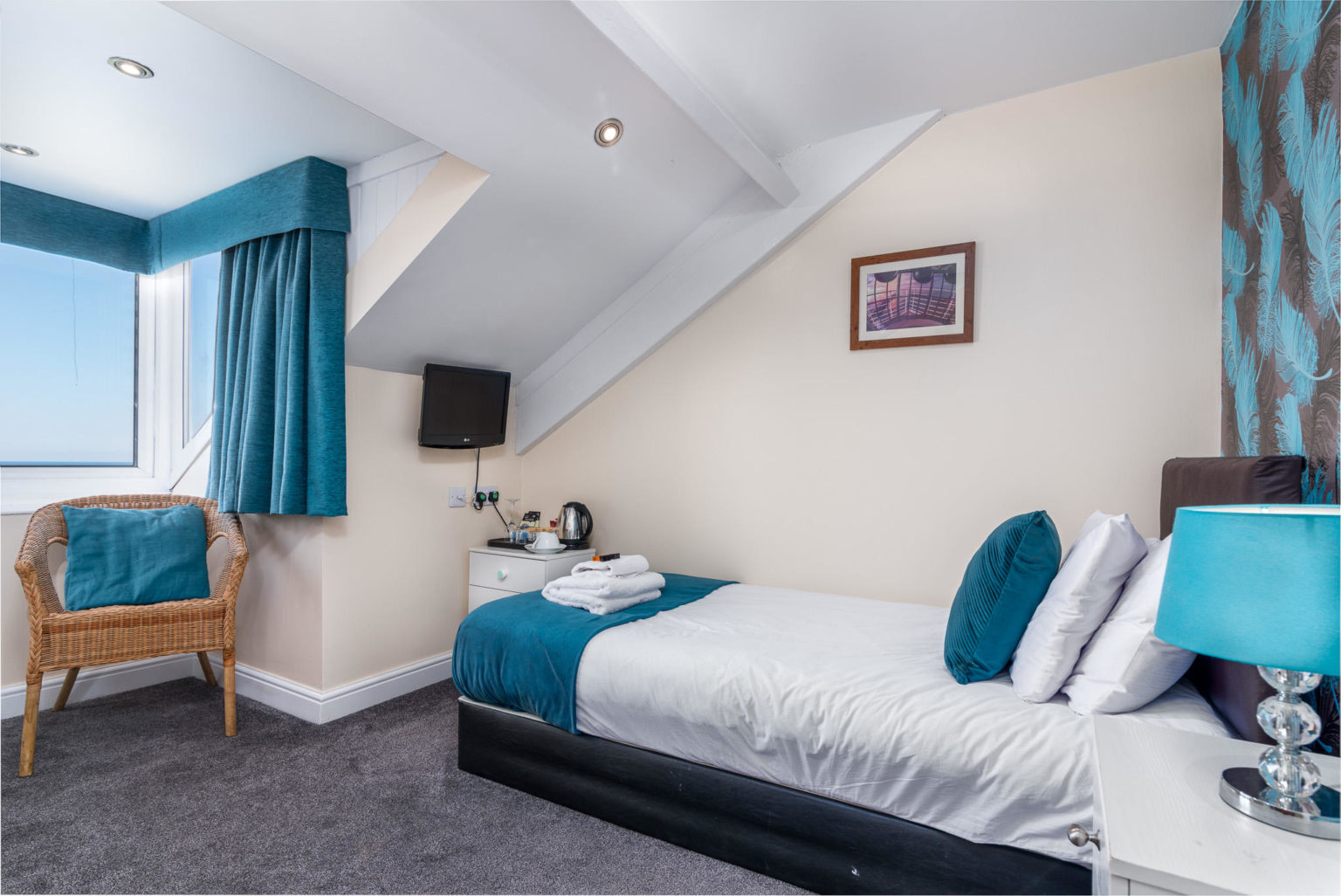 Riviera Guesthouse | Whitby B&B with Stunning Sea Views