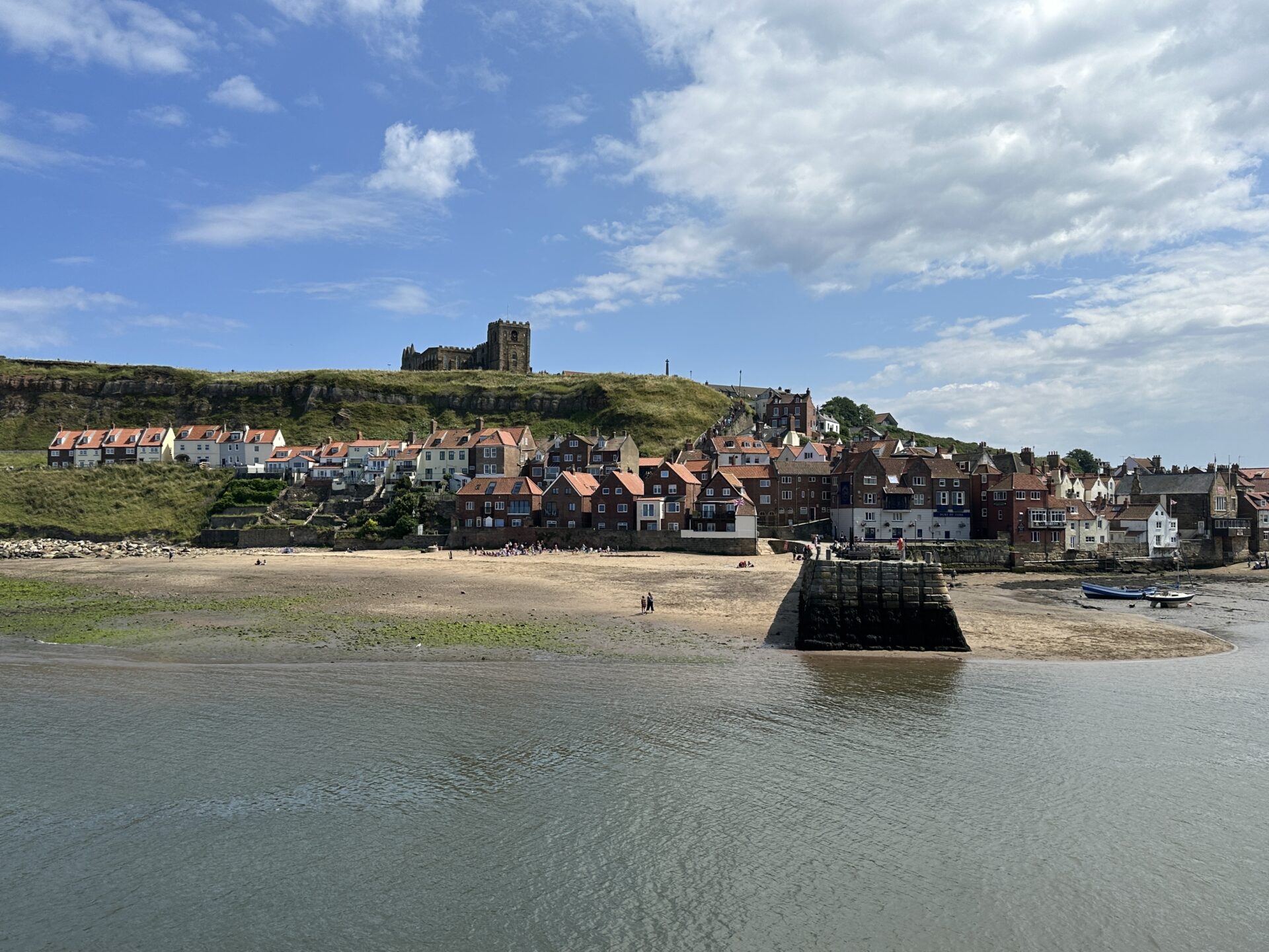 Whitby Harbour, Piers & Lighthouses – Our Guide